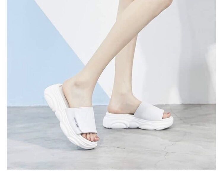 White platform slides, Women's Fashion, Footwear, Slippers and slides ...