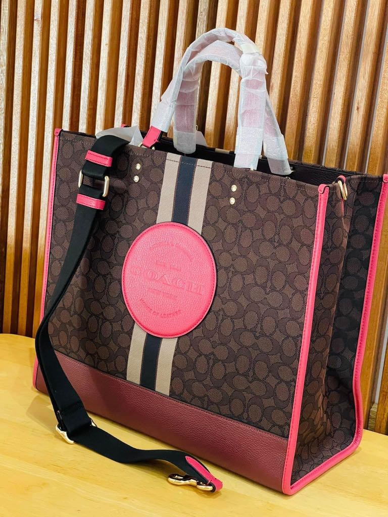 COACH DEMPSEY 40, Women's Fashion, Bags & Wallets, Tote Bags on Carousell