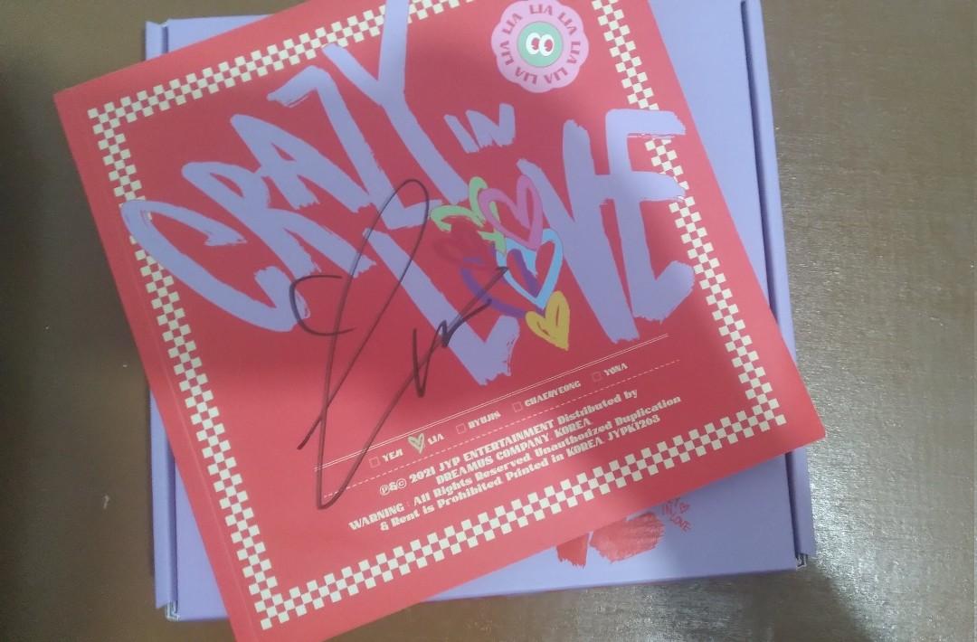 Itzy lia unsealed official hello82 signed album photobook, Hobbies ...