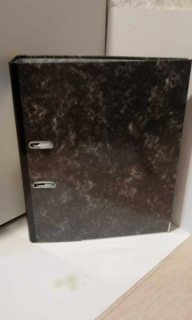 Matrix A4 box File, 興趣及遊戲, 書本 & 文具, 雜誌 - Carousell