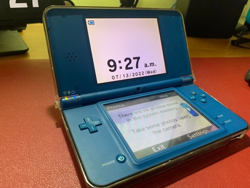 Nintendo DSi with R4 4GB, Video Gaming, Video Game Consoles, Nintendo ...