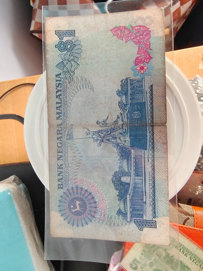 old Malaysia ringgit, Tickets & Vouchers, Store Credits on Carousell