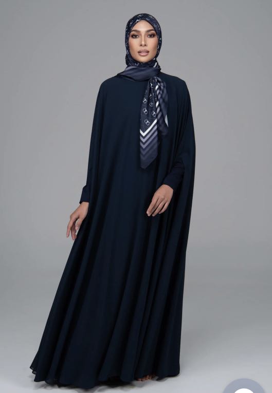 Rizman Ruzaini Abaya in Navy (L - XL size), Women's Fashion, Muslimah ...