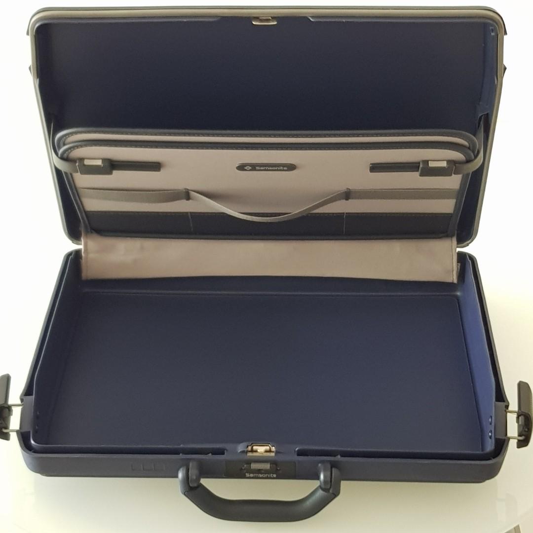 Samsonite briefcase, Men's Fashion, Bags, Briefcases on Carousell