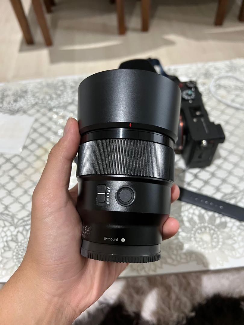 Sony 85 1.8, Photography, Lens & Kits on Carousell