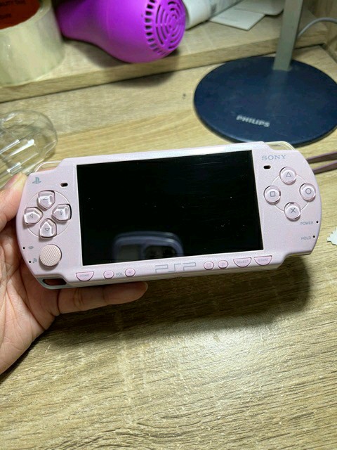 Sony PSP 2000 in blossom pink, Video Gaming, Video Game Consoles ...