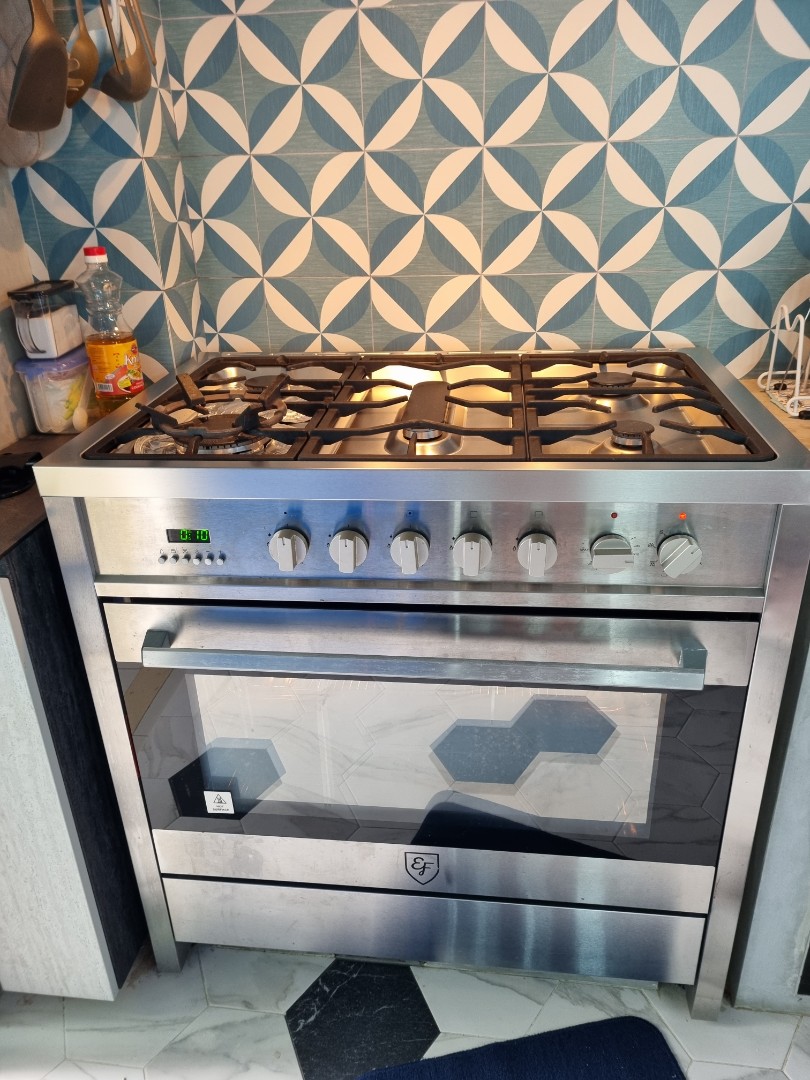 Used EF freestanding cooker with electric oven, TV & Home Appliances ...