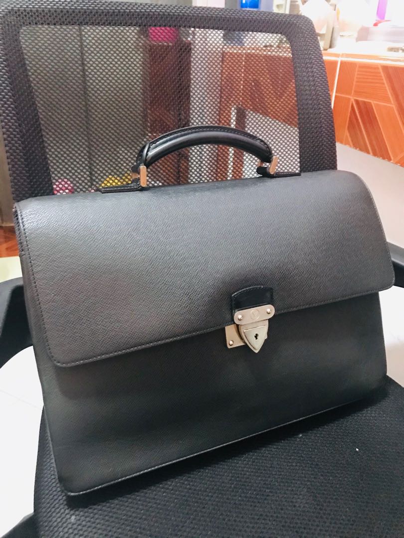 Authentic LV moscova green taiga, Luxury, Bags & Wallets on Carousell