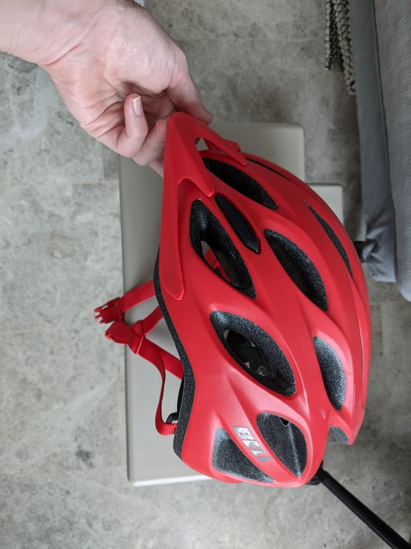 Bell Tracker Helmet, Sports Equipment, Bicycles & Parts, Parts & Accessories on Carousell