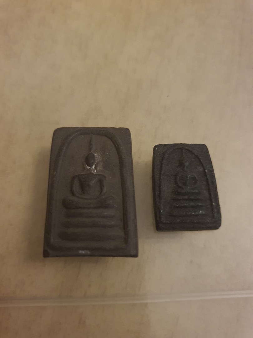 Black Somde Amulet Big and Small Pair, Hobbies & Toys, Memorabilia ...
