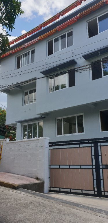 Corner Commercial / Residential Space - entire 2nd floor between ...