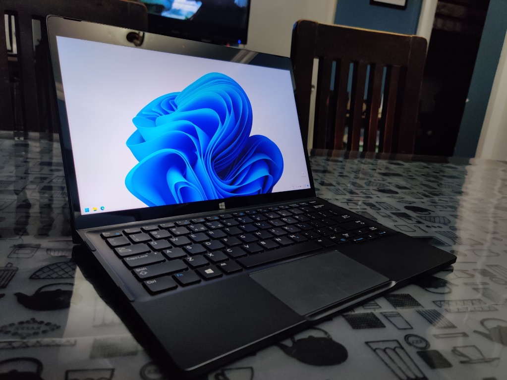 Dell XPS 12 9250 8gig RAM 256gig SSD 4K Ultra Sharp Display 3-4Hrs ...