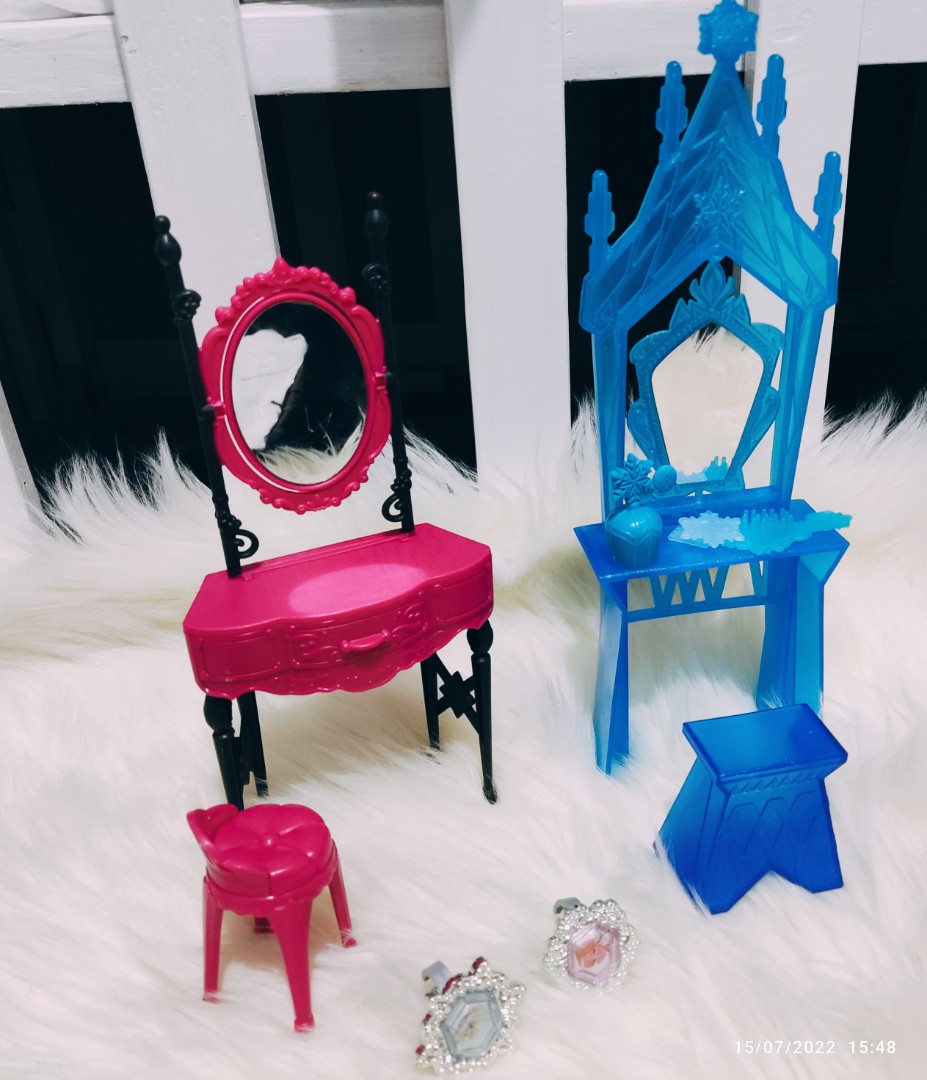 DISNEY FROZEN VANITY MIRROR PLAYSET, Hobbies & Toys, Toys & Games on ...