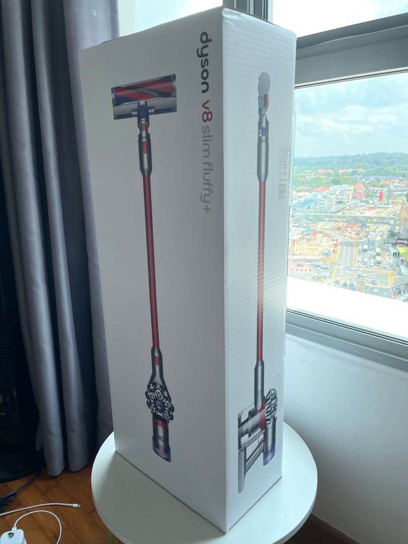 Dyson v8 slim fluffy+, TV & Home Appliances, Vacuum Cleaner ...