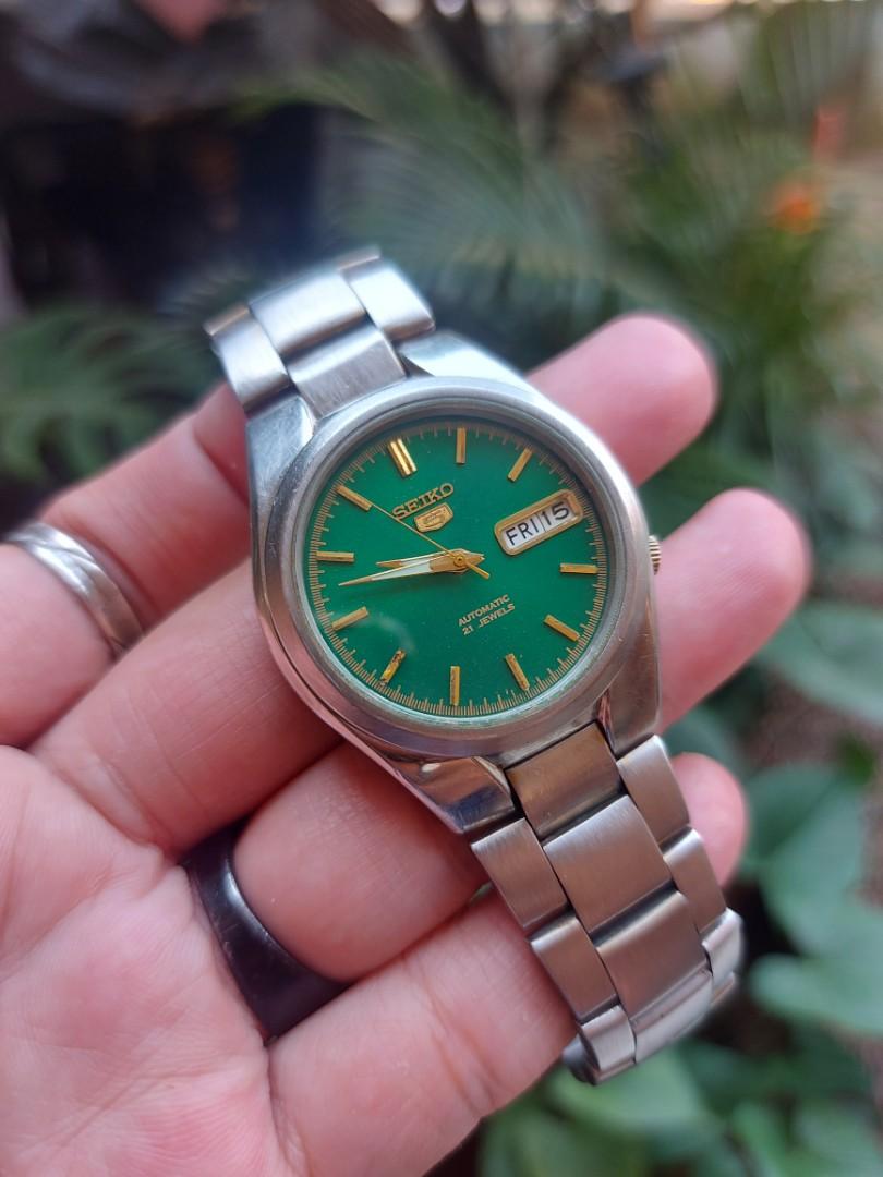 Seiko 5 green hulk, Fesyen Pria, Jam Tangan di Carousell