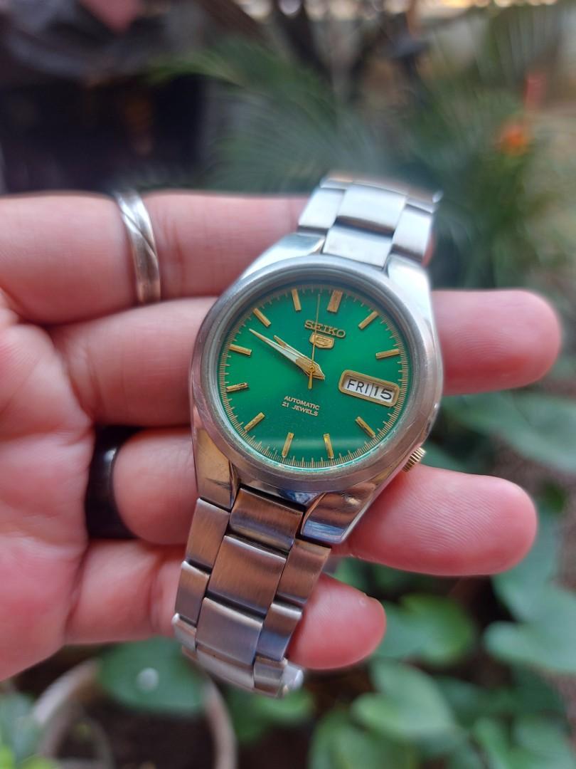 Seiko 5 green hulk, Fesyen Pria, Jam Tangan di Carousell