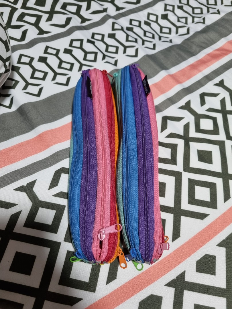 smiggle rainbow pencil case set, Hobbies & Toys, Stationery & Craft ...