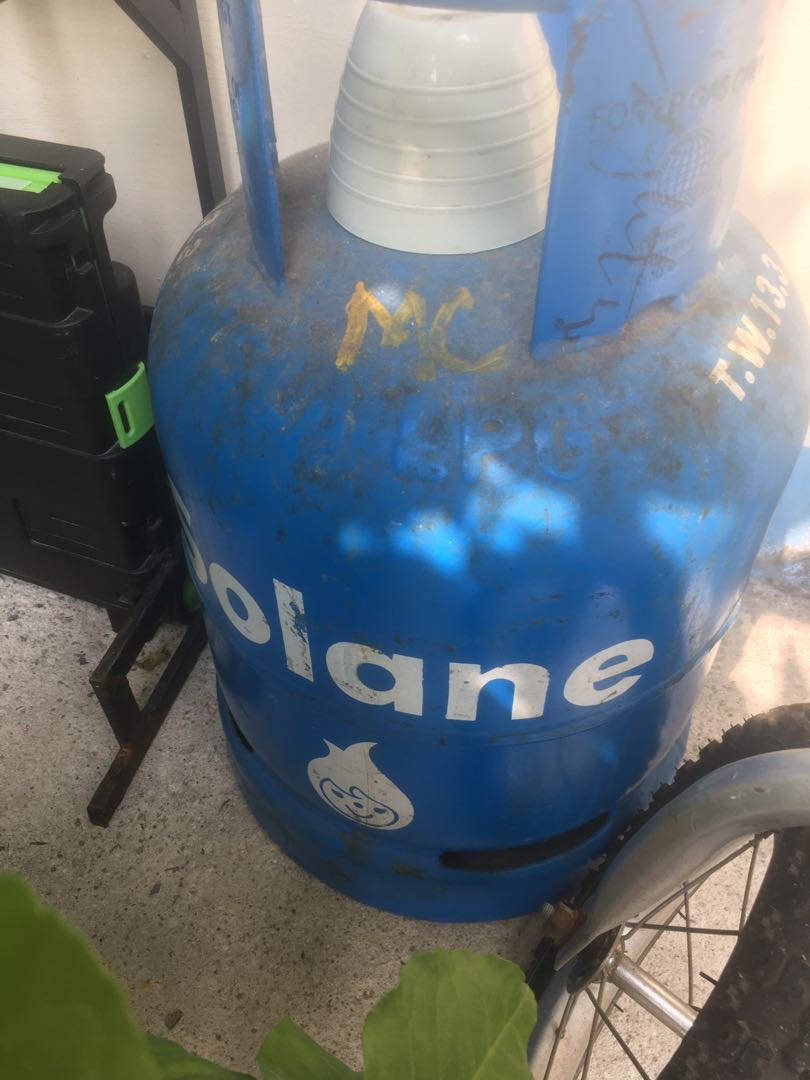 Solane tank w/ gas, Furniture & Home Living, Kitchenware & Tableware ...