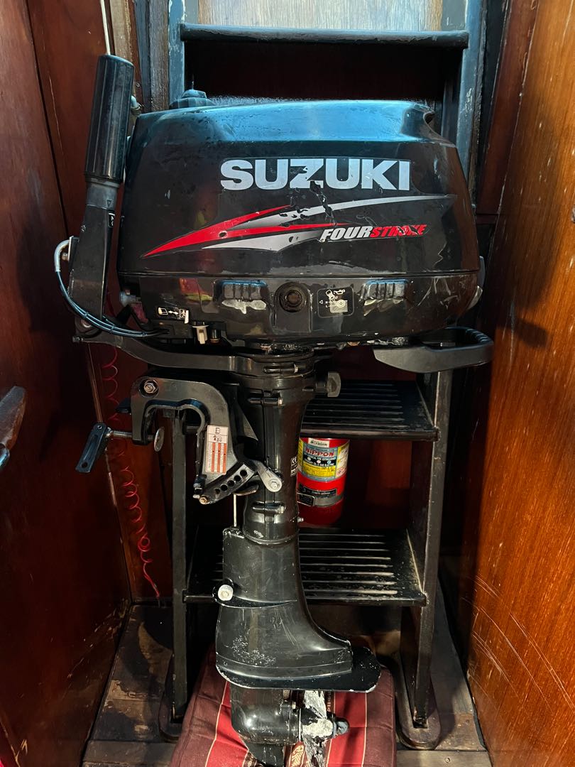 Suzuki DF6 4 stroke outboard, Sports Equipment, Sports & Games, Water ...