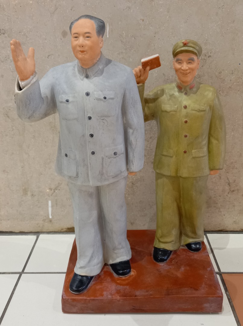 Vintage Porcelain statues of Mao Zedong and lin Biao holding Red Book 毛 ...