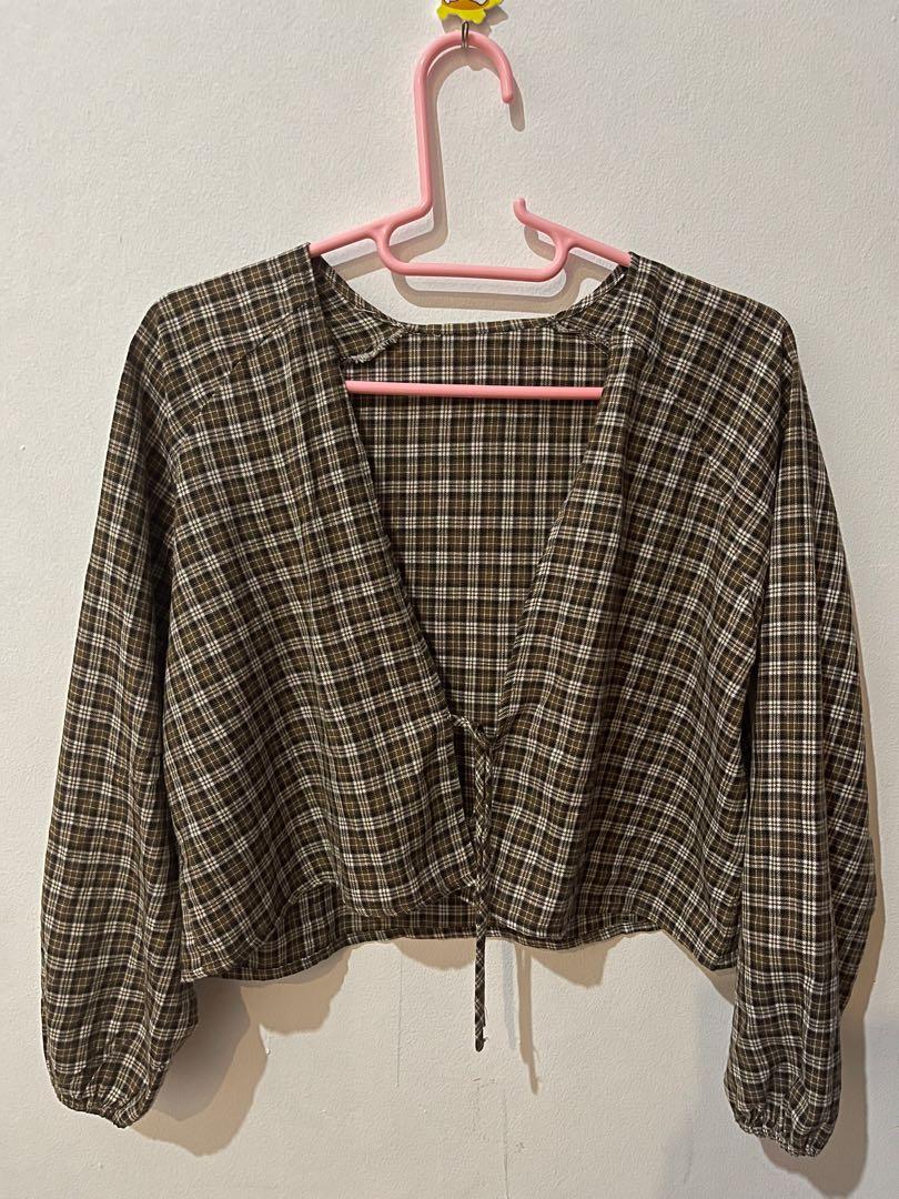 Baju luaran kotak kotak cantik, Fesyen Wanita, Pakaian Wanita, Baju Luaran di Carousell