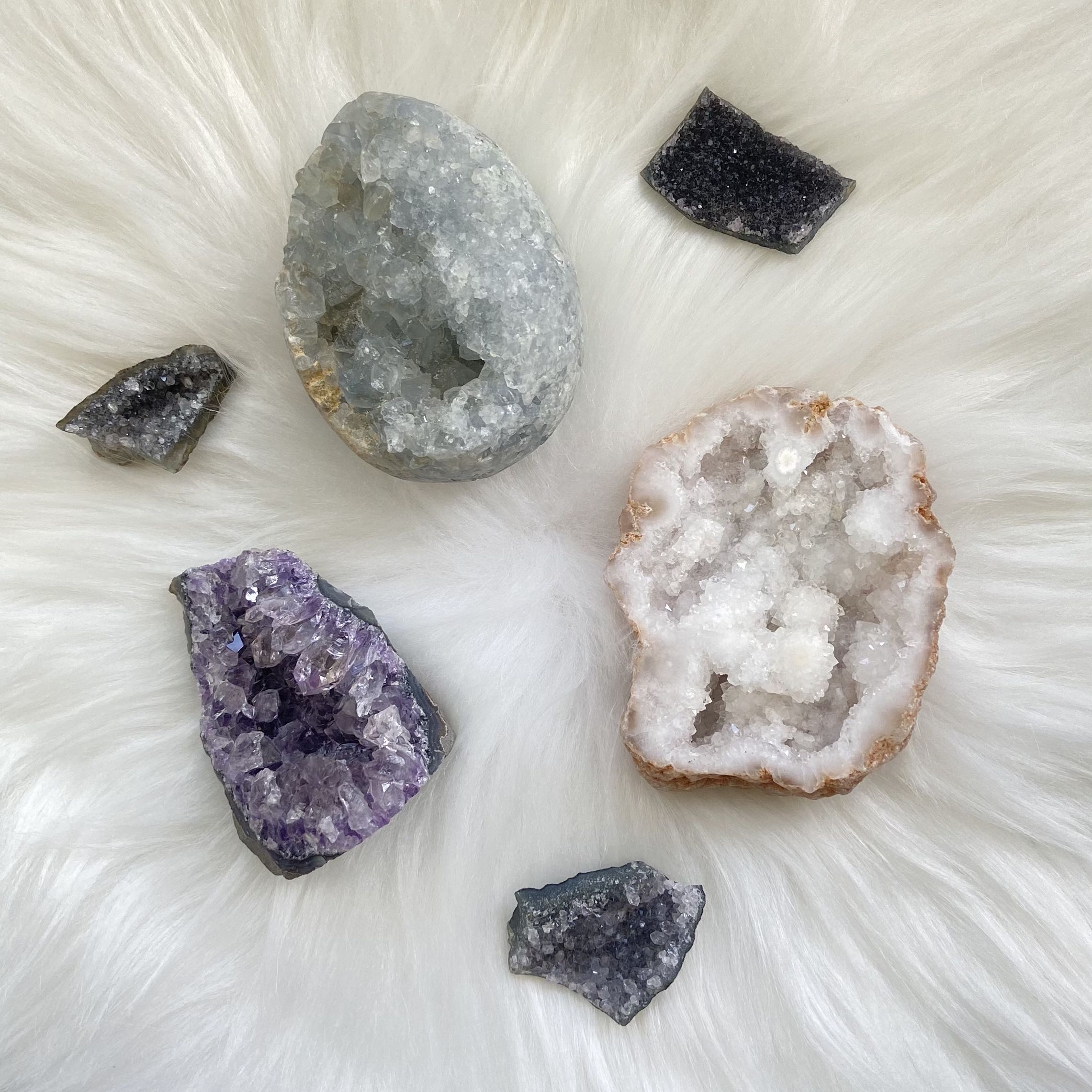 Crystal Geodes, Women's Fashion, Jewelry & Organisers, Precious Stones ...