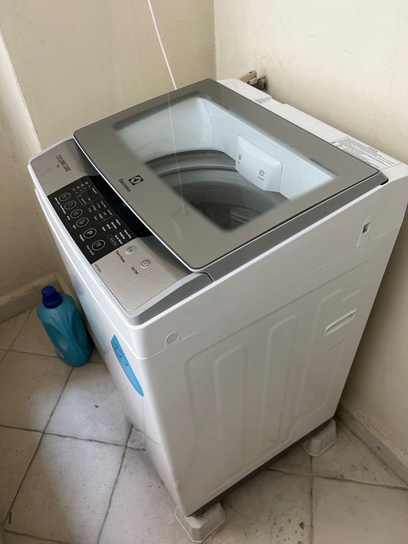 Electrolux washing machine top load, TV & Home Appliances, Washing ...