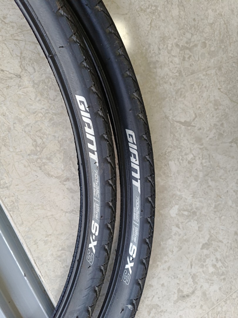 Giant Tyres 700x35C, Sports Equipment, Bicycles & Parts, Parts ...