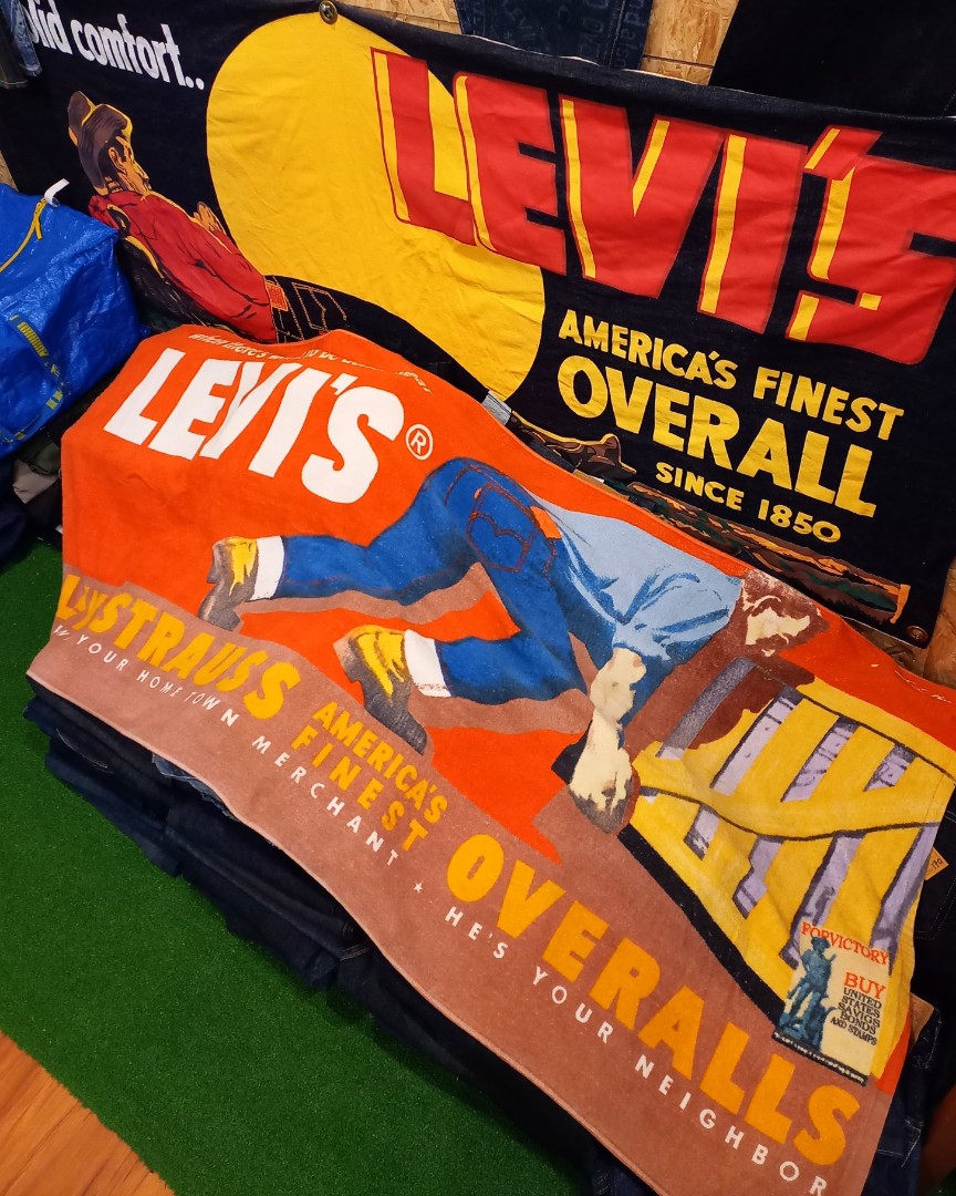 Levis Banner, Men's Fashion, Bottoms, Jeans on Carousell