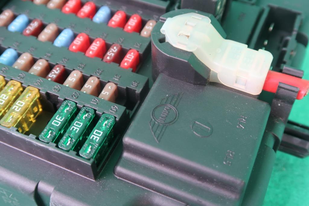 MINI R56 FUSE BOX H4, Auto Accessories on Carousell