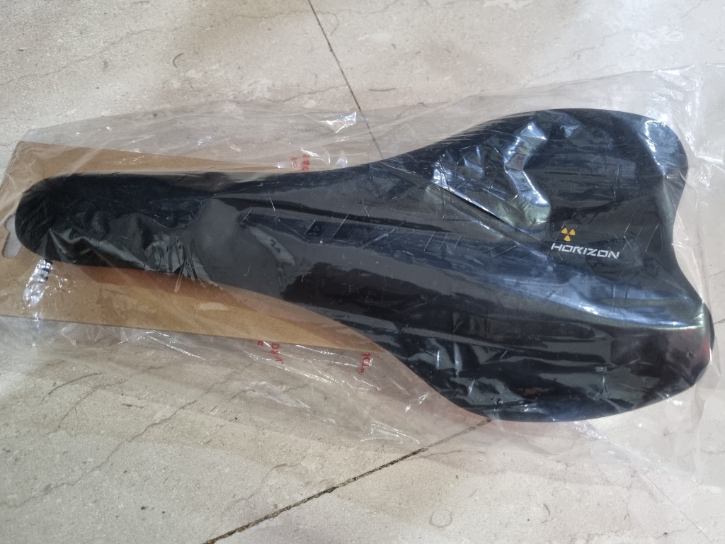 Nukeproof Horizon SL Saddle, Sports Equipment, Bicycles & Parts, Parts & Accessories on Carousell