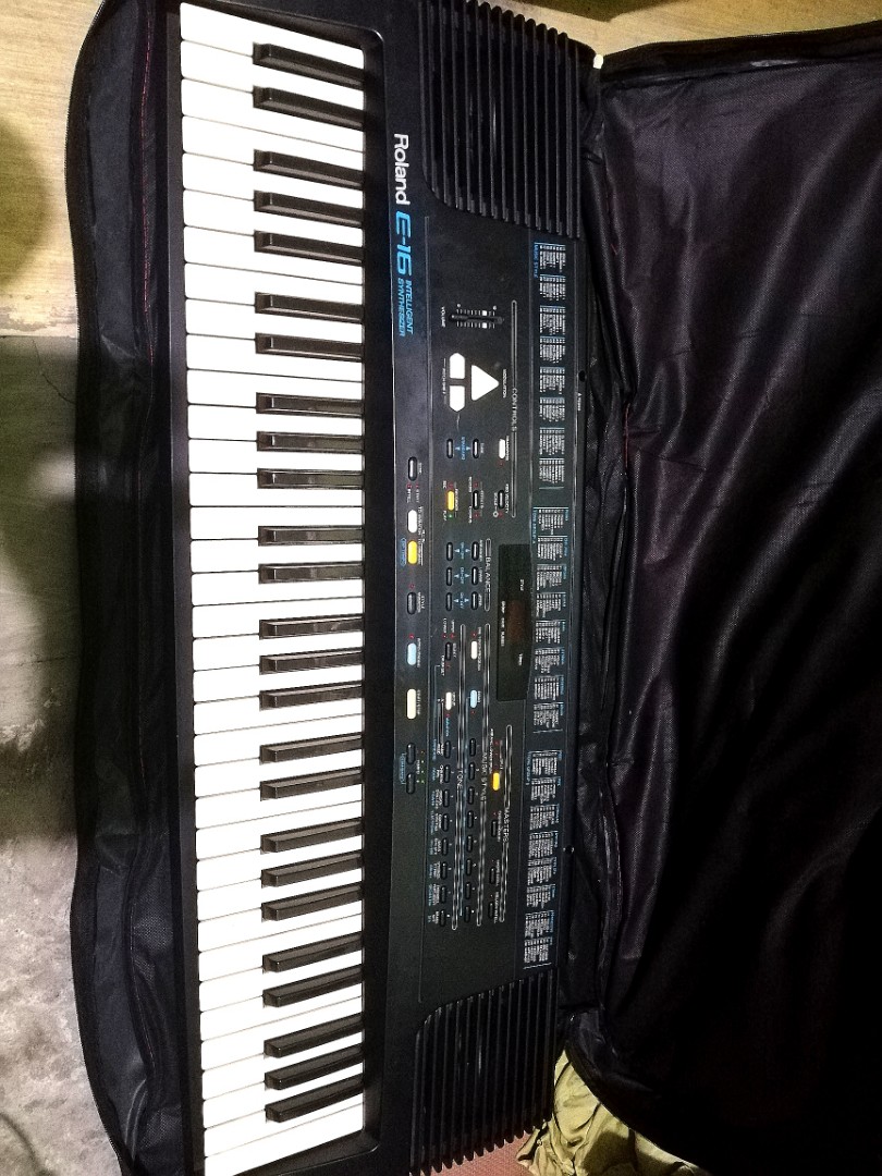 Roland e16 Intelligent Synthesizer, Hobbies & Toys, Music & Media ...