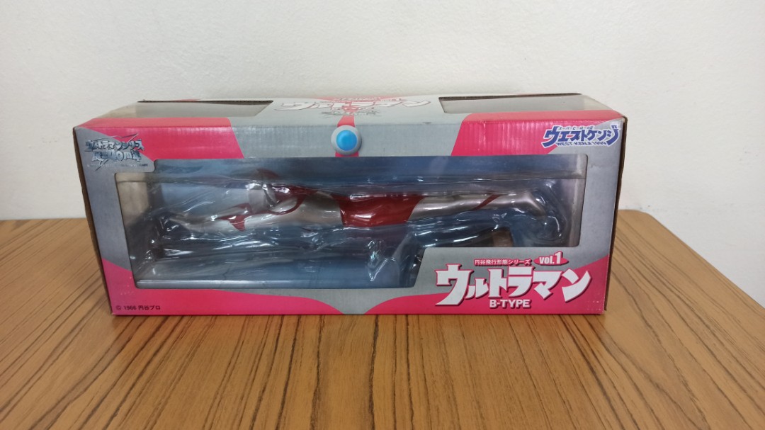 Ultraman flying pose, Hobbies & Toys, Toys & Games on Carousell