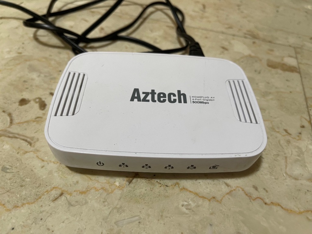 Aztech Homeplug AV 4-port 500Mbps switch, Computers & Tech, Parts ...