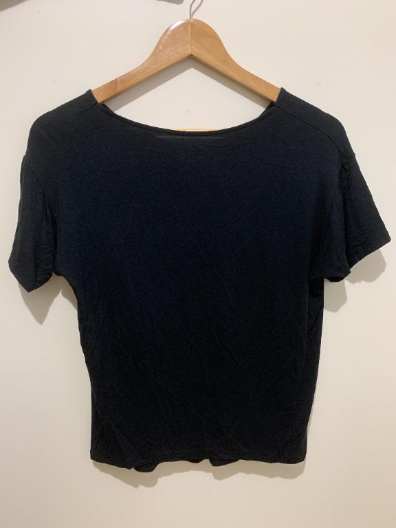 Uniqlo basic black top, Women's Fashion, Tops, Shirts on Carousell