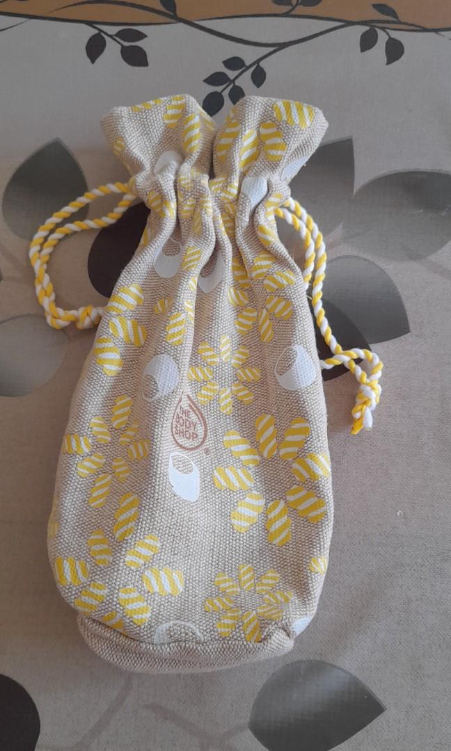 Body shop cosmetic pouch, Women's Fashion, Bags & Wallets, Purses ...