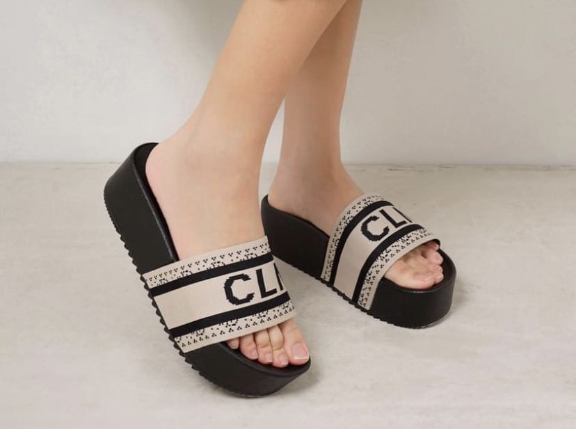 Cln Courtney Slides, Women's Fashion, Footwear, Slippers and slides on ...