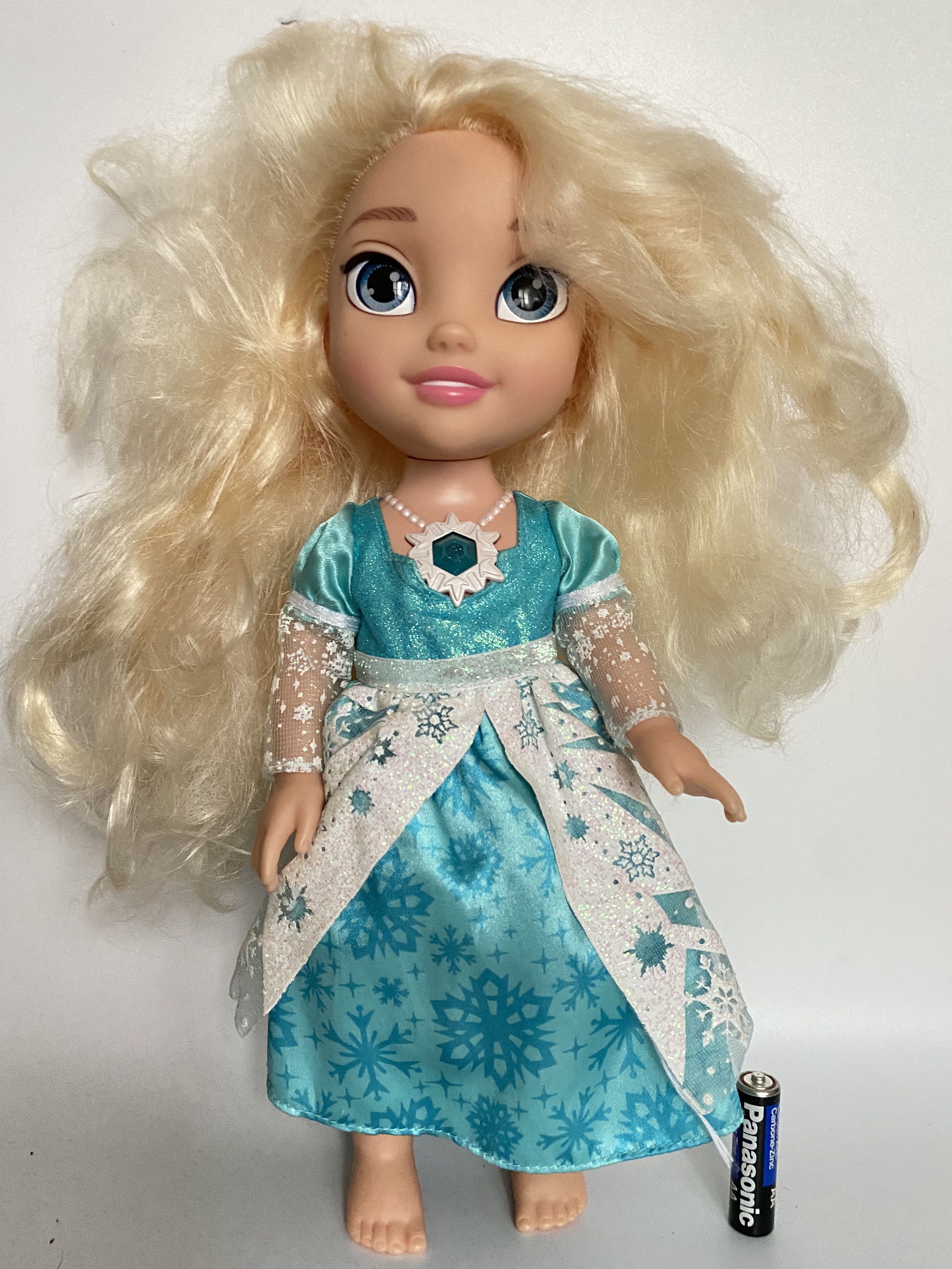Disney Elsa Toddler Batt-Op, Hobbies & Toys, Toys & Games on Carousell