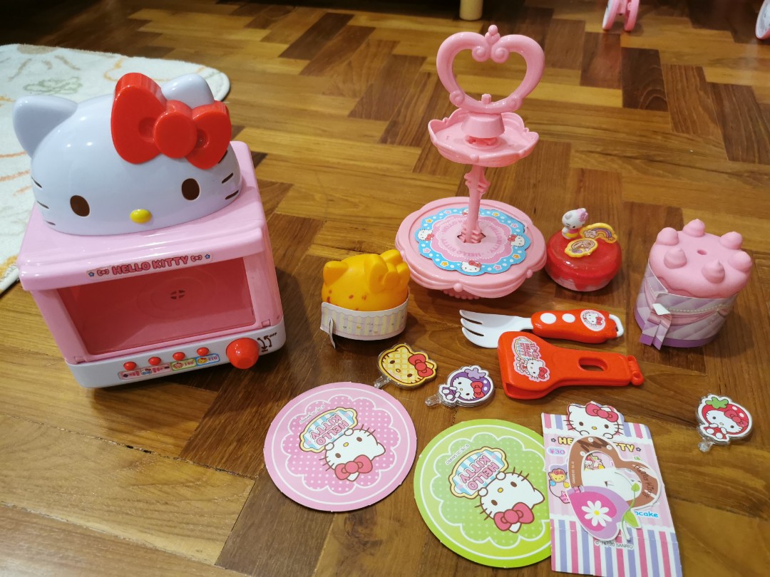 Hello kitty cupcake oven, Hobbies & Toys, Toys & Games on Carousell