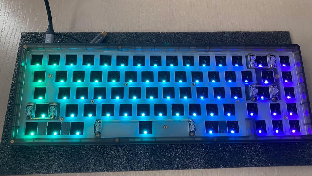 Keyboard KBD Fans 67 lite R3 Hotswap Barebones, 電腦＆科技, 電腦周邊及配件, 電腦鍵盤及相關 ...