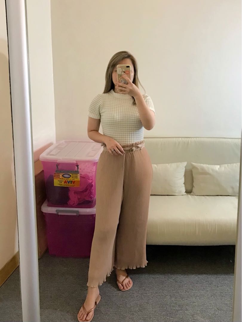 Old Rose Square Pants, Women's Fashion, Bottoms, Other Bottoms on Carousell