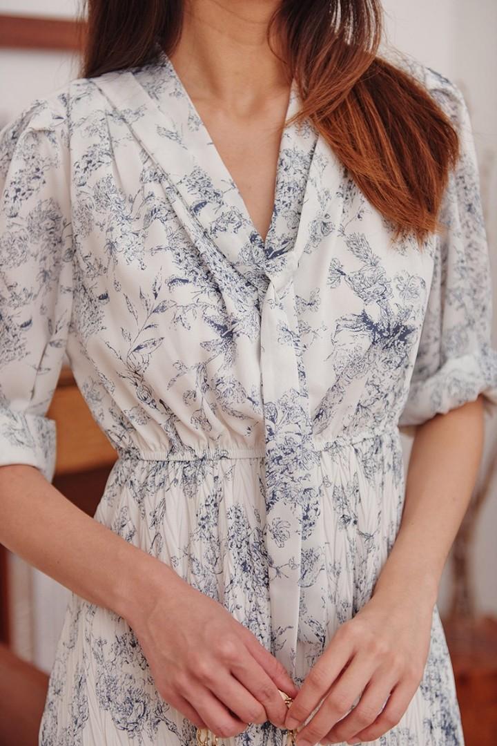 *Lollyrouge* PORCELAIN CALLIGRAPHY DRESS, Women's Fashion, Dresses ...