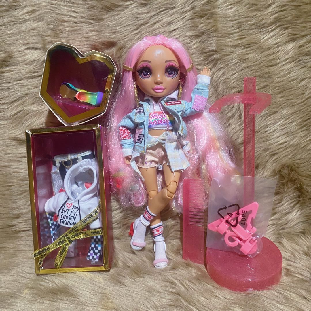 Rainbow High Doll Kia Hart Special Edition Valentine's Day Fashion Doll ...