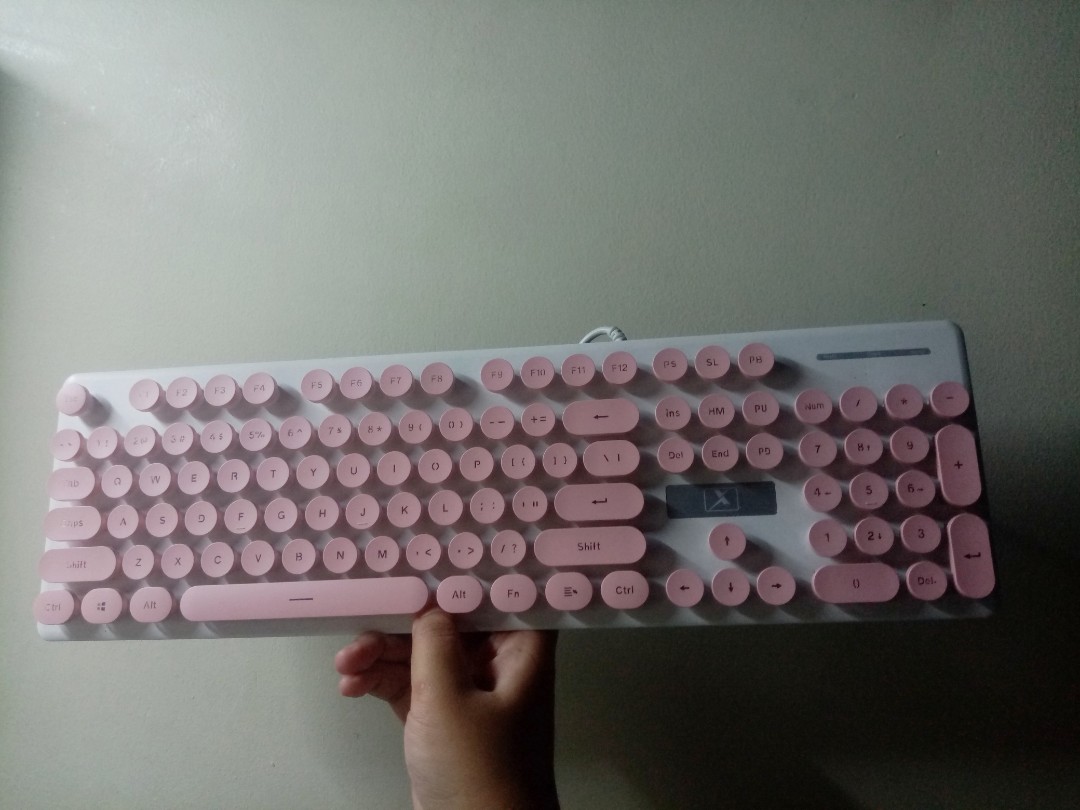 Secondhand Pink Retro Typewriter Keyboard, Computers & Tech, Parts ...