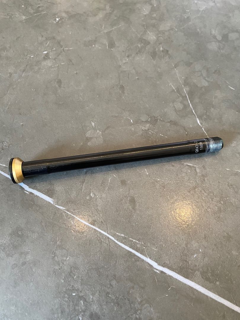 Specialized Rear Bolt Thru Axle 12mm x 142 with Hex Key Fitting, Sports ...