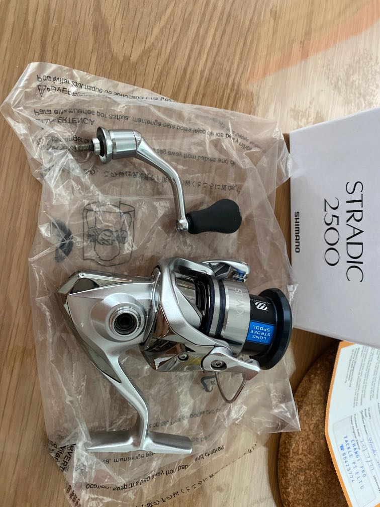 Stradic 2500 spinning reel, Sports Equipment, Fishing on Carousell