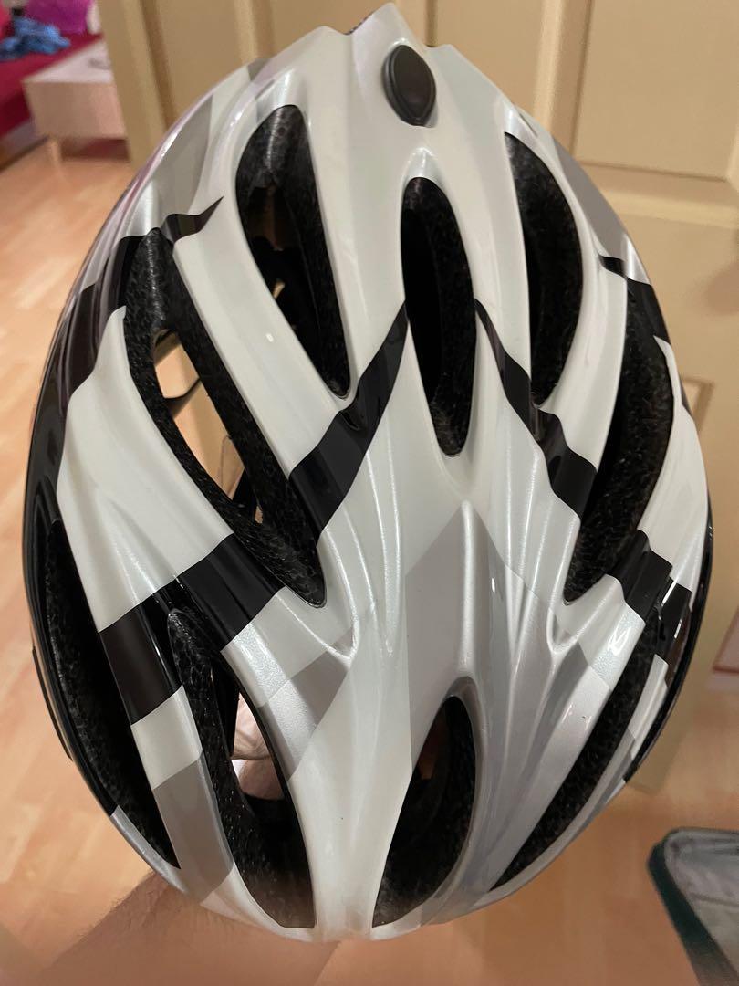 Studs helmet, Sports Equipment, Sports & Games, Skates, Rollerblades ...