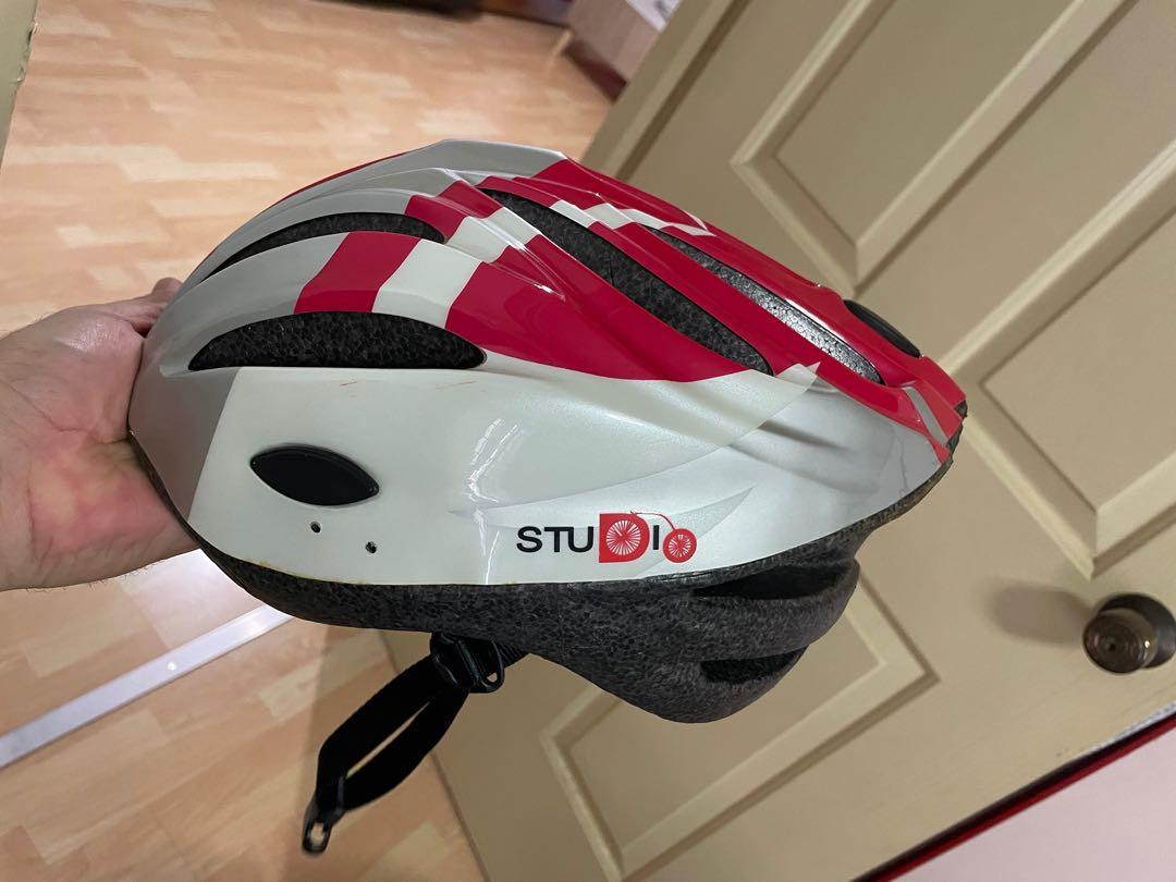 Studs helmet, Sports Equipment, Sports & Games, Skates, Rollerblades ...