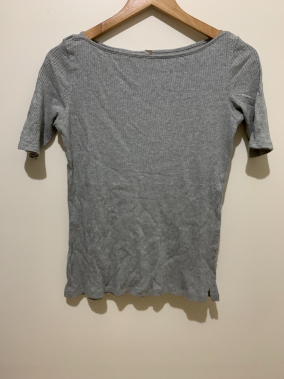 Uniqlo light gray top, Women's Fashion, Tops, Blouses on Carousell