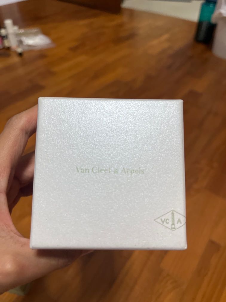 Van Cleef and Arpels Box, Women's Fashion, Jewelry & Organisers ...